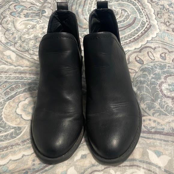 Universal Thread | Shoes | Universal Thread Black 75 Bootie | Poshmark